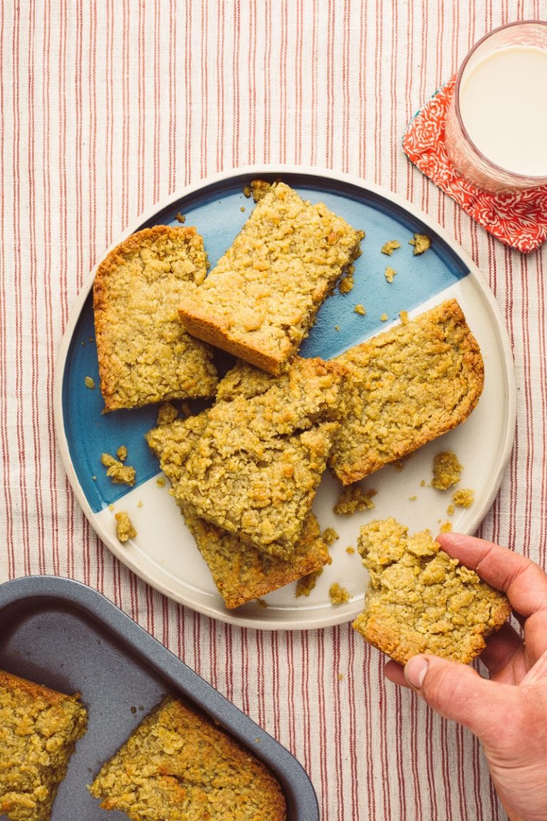 Easy Vegan Flapjacks - The Chewiest Flapjack Recipe